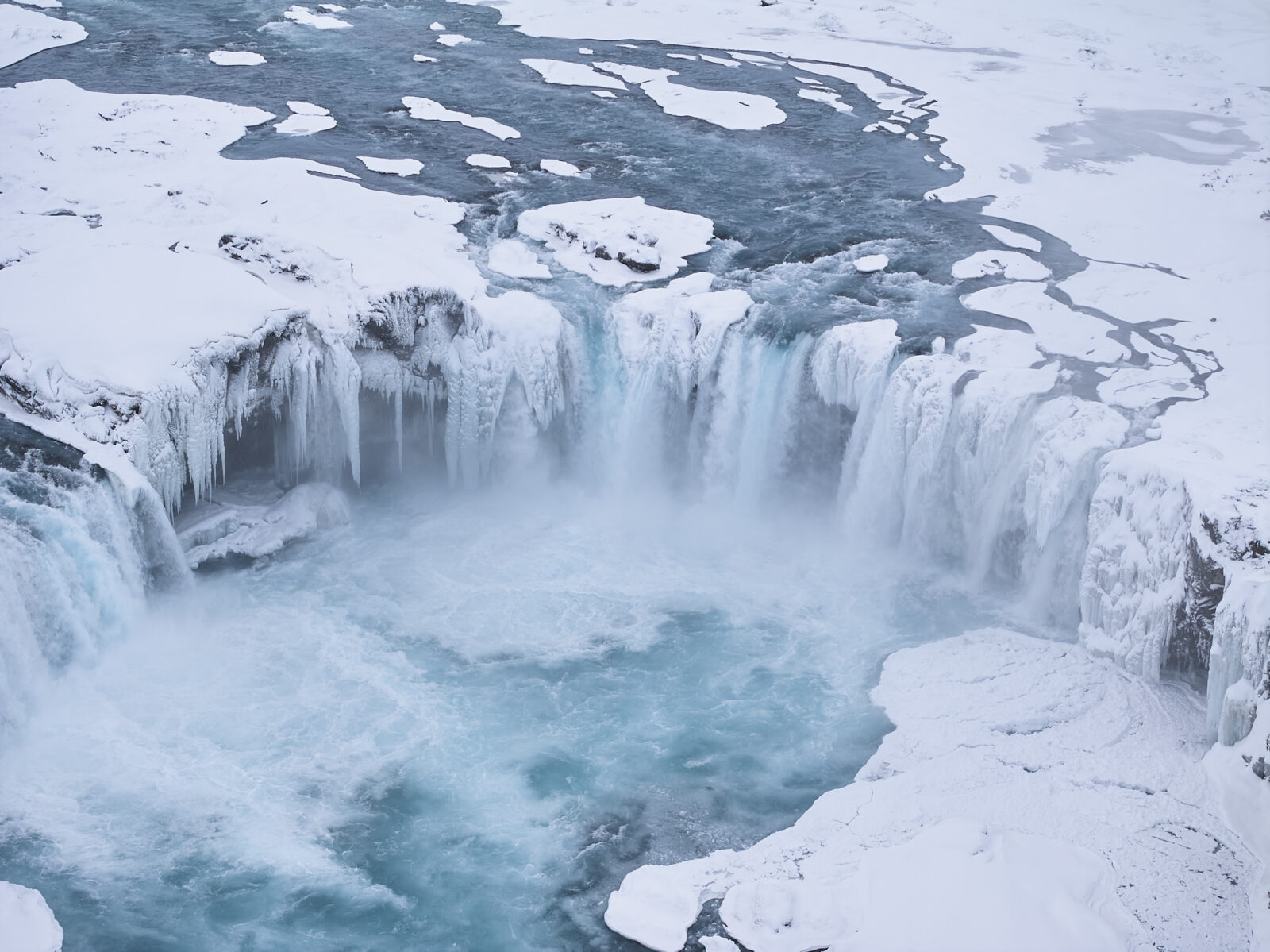 众神瀑布，美到窒息 – An Admirable Pro