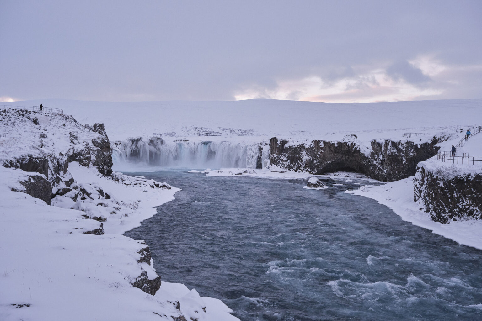 众神瀑布，美到窒息 – An Admirable Pro