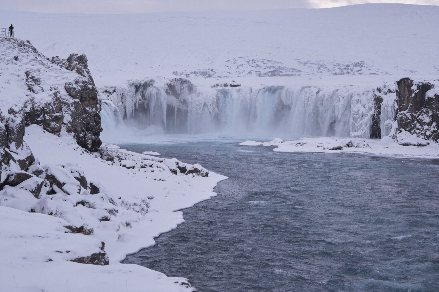 众神瀑布，美到窒息 – An Admirable Pro