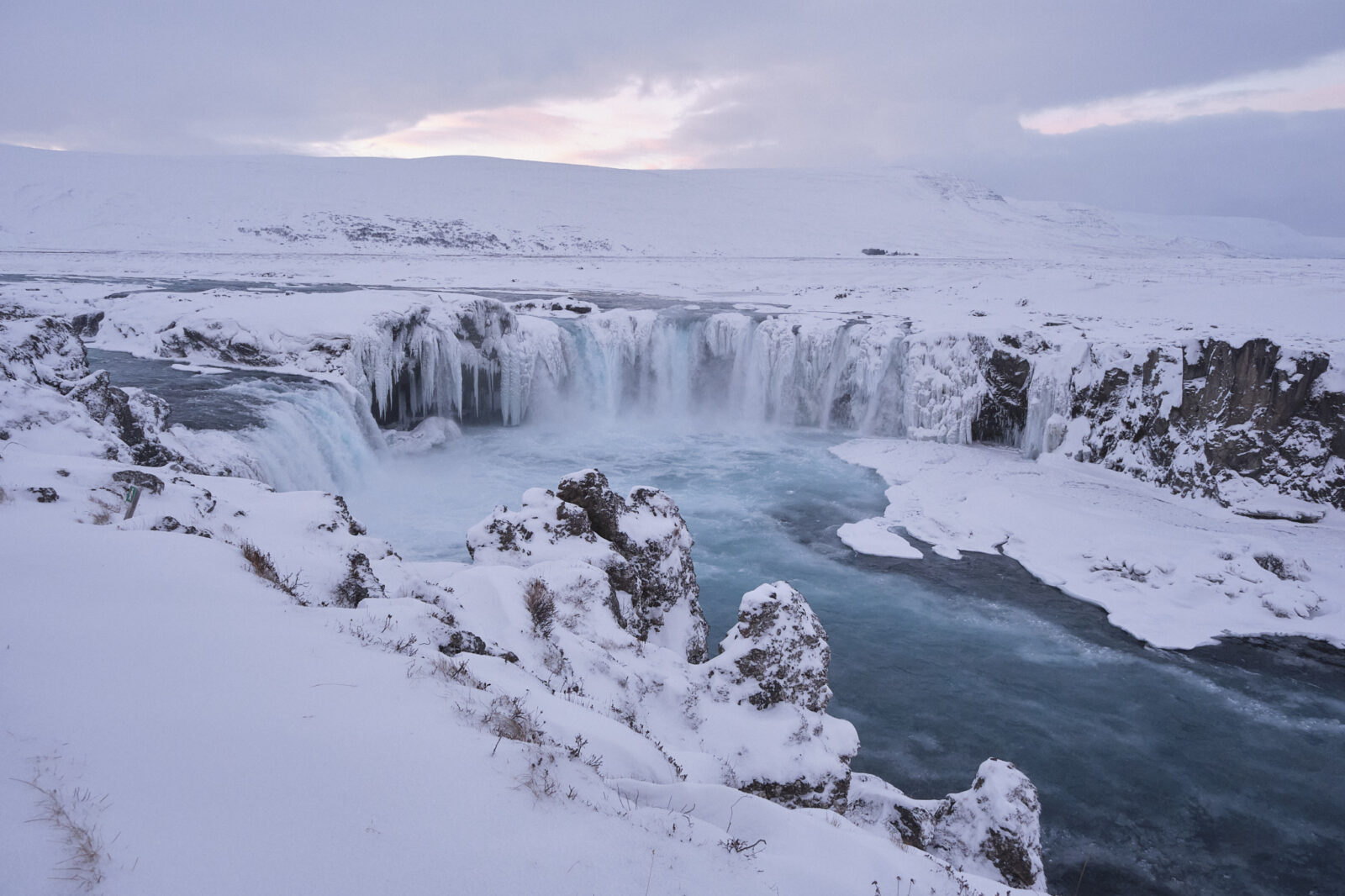 众神瀑布，美到窒息 – An Admirable Pro